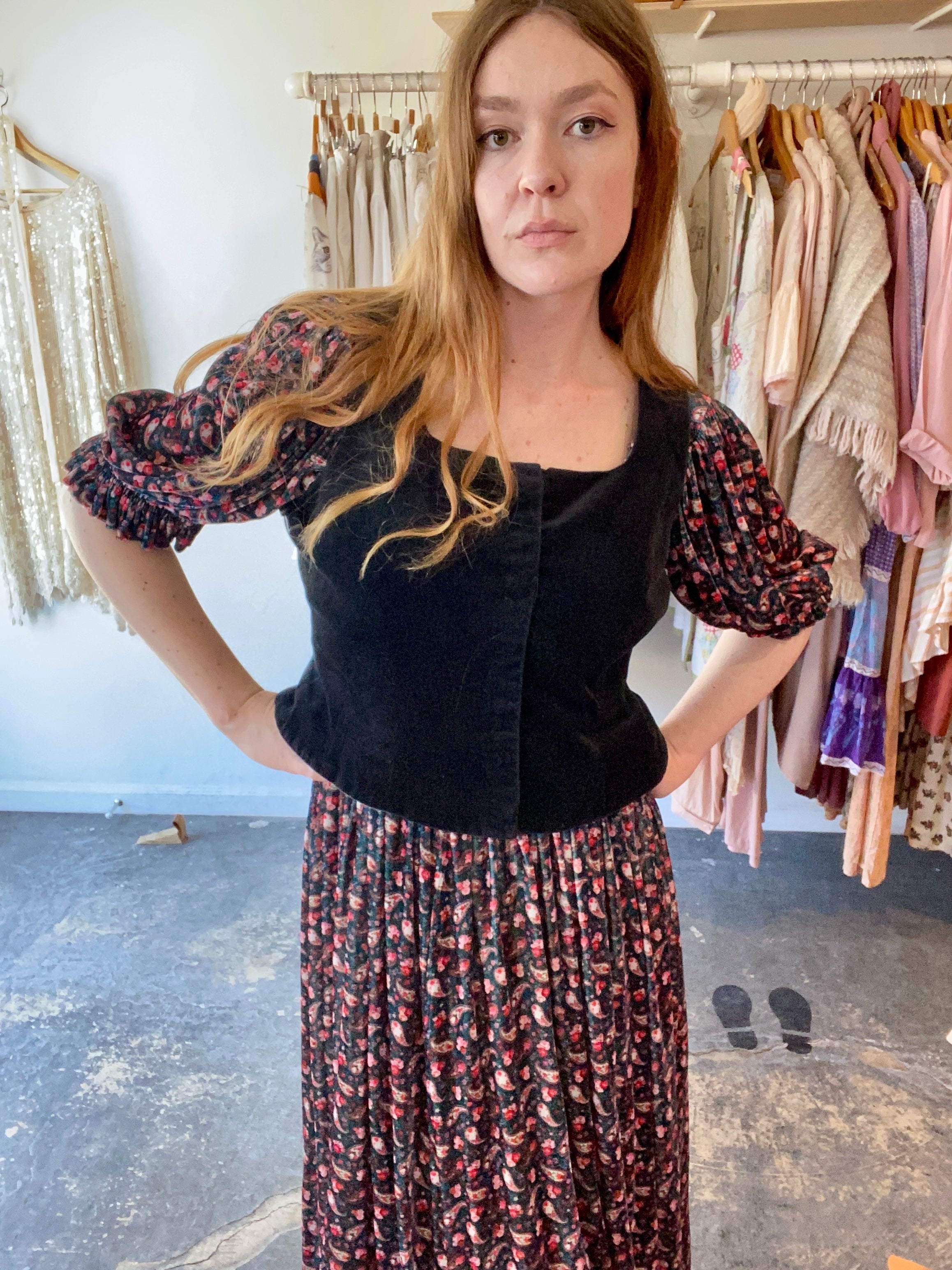 Vintage Laura Ashley Black Velvet Corset Vest – The Curatorial Dept.